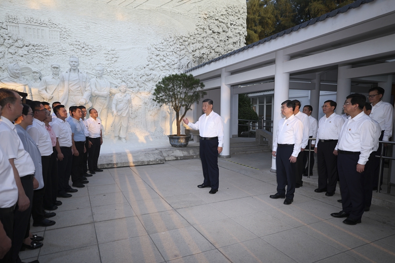 工业和信息化部装备工业发展中心 中央精神 习近平在福建考察时强调：扭住目标不放松 一张蓝图绘到底 在中国式现代化建设中奋勇争先